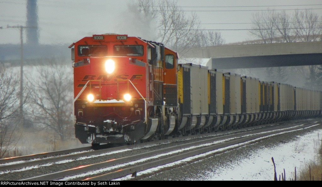 BNSF 9308 with CSX # E945